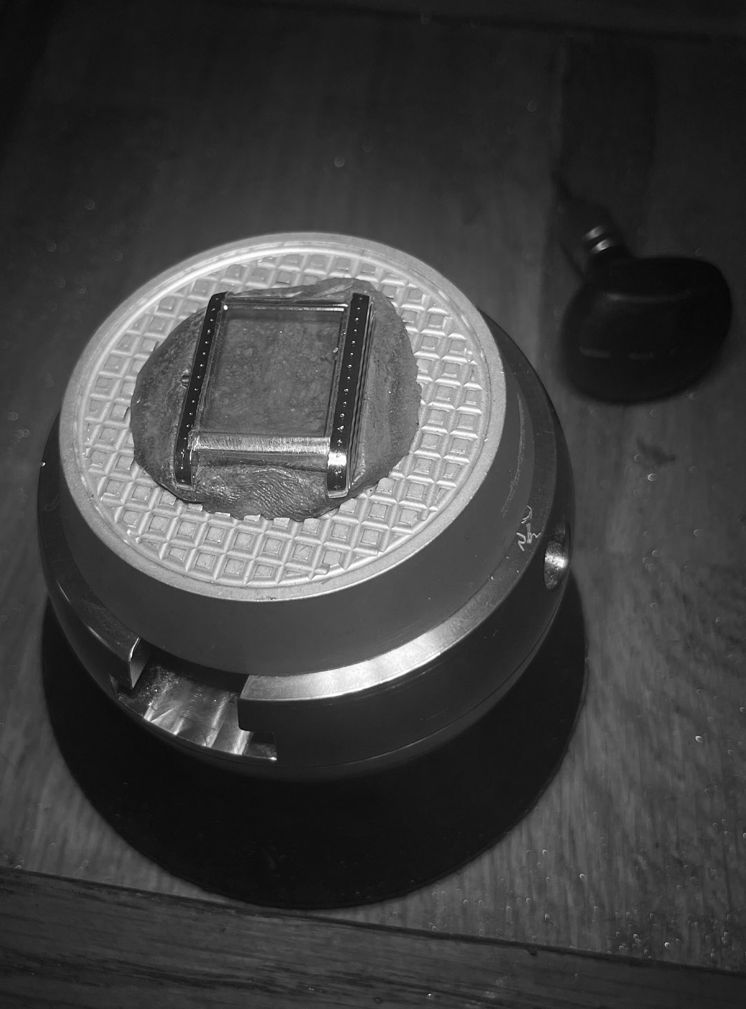 Sapphire setting for Étape Classic - Monchard Watches